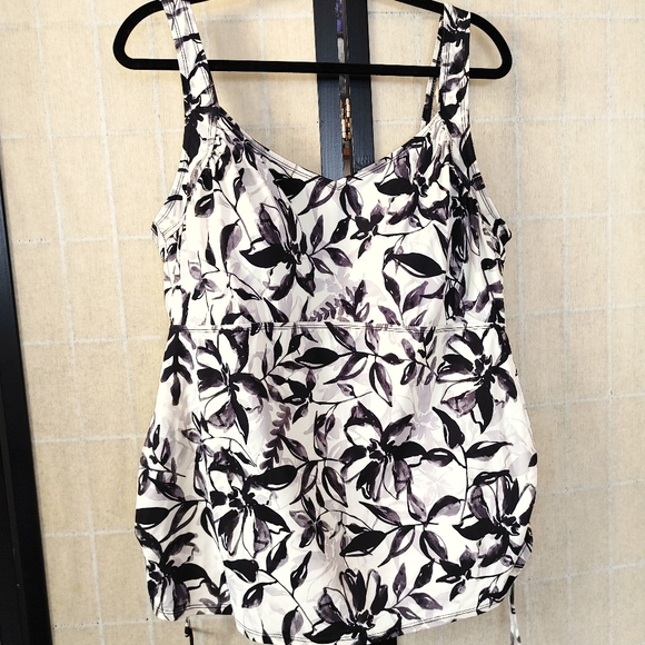 Swimsuits For All | Swim | Swimsuits For All Floral Swim Top Size 26 ...